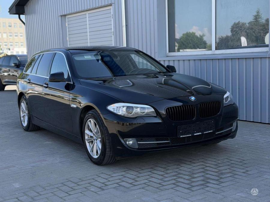 Black BMW 520 2011 in Kretinga, with an engine capacity of 2.00 L and mileage of 352 thousand km for 7800 €, photo 1 on AUTOMOTO.COM.LV