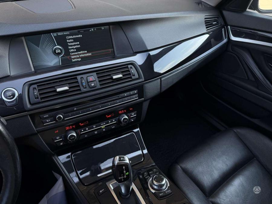 Black BMW 520 2011 in Kretinga, with an engine capacity of 2.00 L and mileage of 352 thousand km for 7800 €, photo 12 on AUTOMOTO.COM.LV