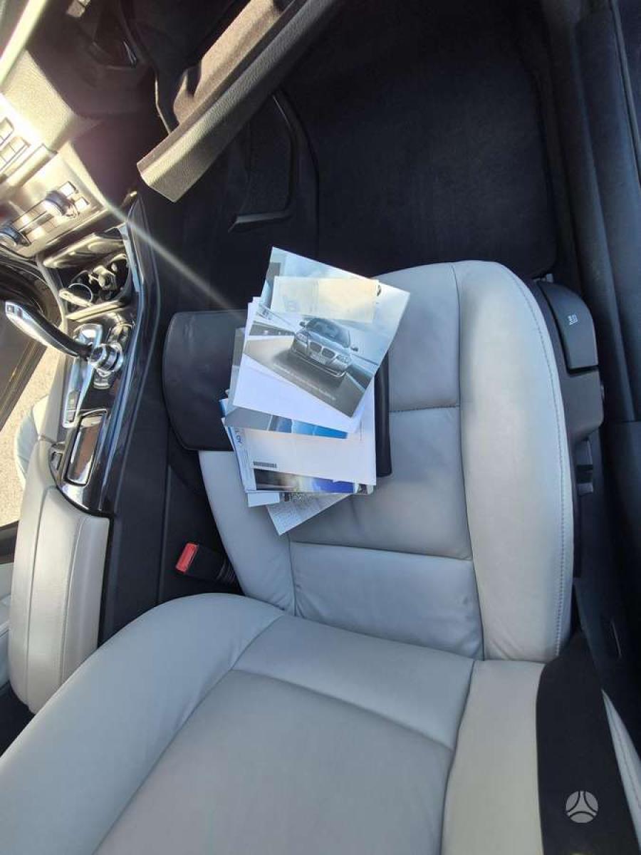 Melns BMW 520 2011 Kauņa, ar dzinēja tilpumu 0.00 L un nobraukumu 435 tūkst. km par 6900 €, foto 13 vietnē AUTOMOTO.COM.LV