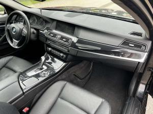 Melns BMW 520 2011 Ukmergė, ar dzinēja tilpumu 2.00 L un nobraukumu 293 tūkst. km par 6650 €, foto 18 vietnē AUTOMOTO.COM.LV