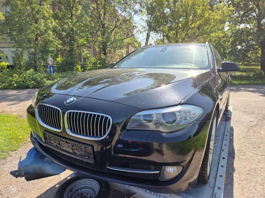 Черный БМВ 520 2011 в Вилкавишкис, объемом двигателя 2.00 л и пробегом 380 тыс. км за 4700 €, фото 9 на AUTOMOTO.COM.LV