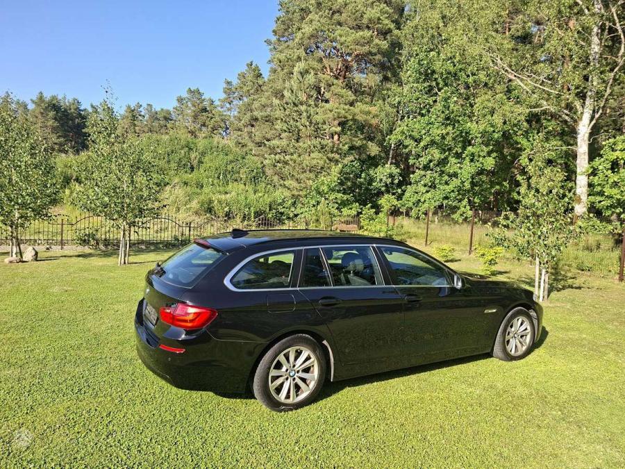 Black BMW 520 2011 in Silute, with an engine capacity of 2.00 L and mileage of 230 thousand km for 6200 €, photo 3 on AUTOMOTO.COM.LV
