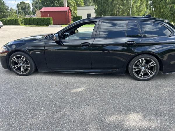 Black BMW 520 2011 in Riga, with an engine capacity of 2.00 L and mileage of 0 thousand km for 11500 €, photo 9 on AUTOMOTO.COM.LV