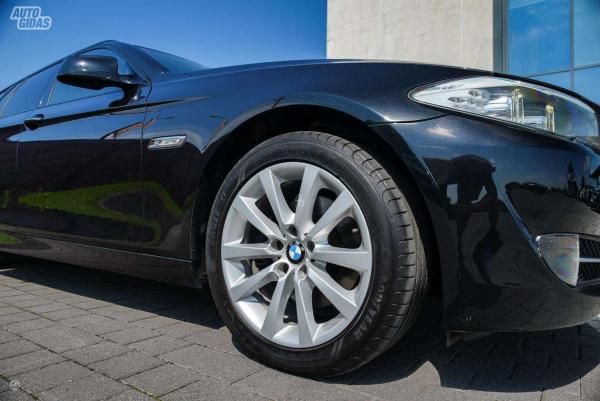 Black BMW 520 2011 in Kaunas, with an engine capacity of 2.00 L and mileage of 221 thousand km for 8950 €, photo 7 on AUTOMOTO.COM.LV