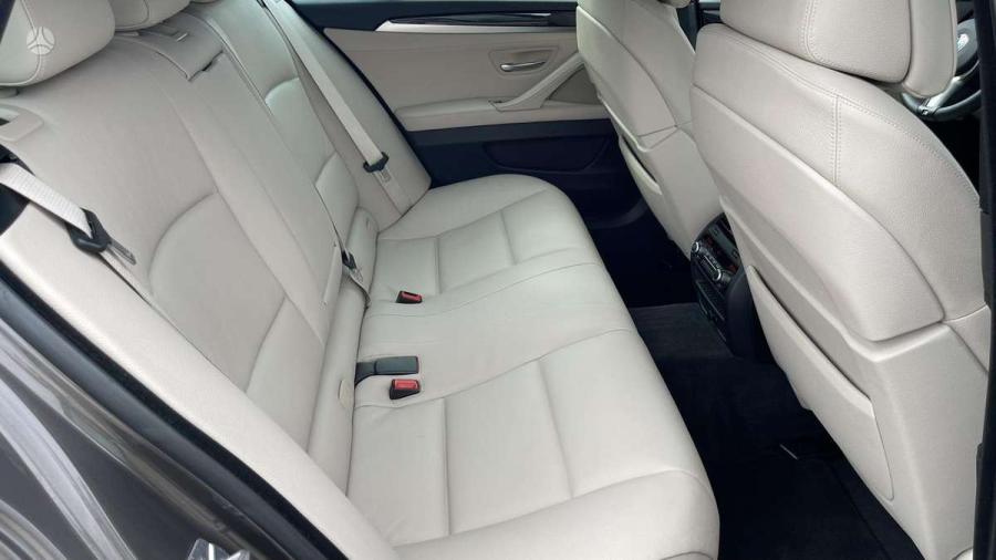 Black BMW 520 2011 in Marijampole, with an engine capacity of 2.00 L and mileage of 327 thousand km for 9900 €, photo 16 on AUTOMOTO.COM.LV