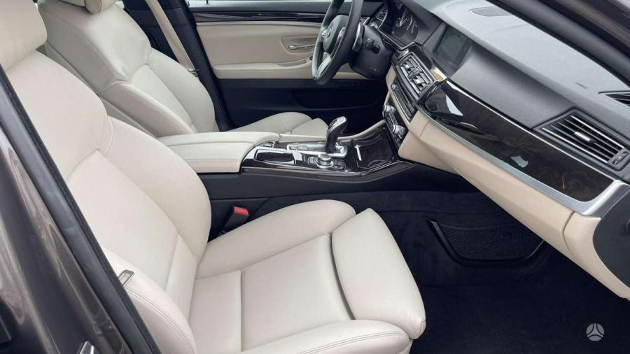 Black BMW 520 2011 in Marijampole, with an engine capacity of 2.00 L and mileage of 327 thousand km for 9900 €, photo 19 on AUTOMOTO.COM.LV