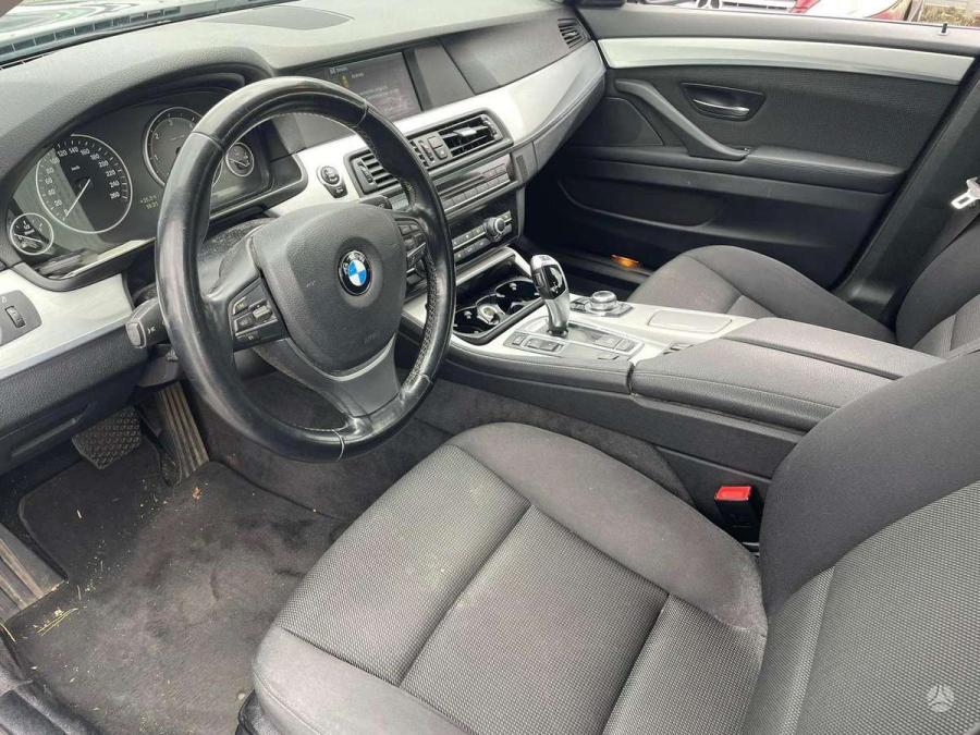 Melns BMW 520 2011 Kauņa, ar dzinēja tilpumu 2.00 L un nobraukumu 299 tūkst. km par 4399 €, foto 10 vietnē AUTOMOTO.COM.LV