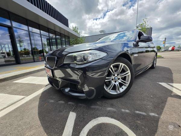 Black BMW 520 2011 in Kaunas, with an engine capacity of 2.00 L and mileage of 289 thousand km for 7888 €, photo 1 on AUTOMOTO.COM.LV