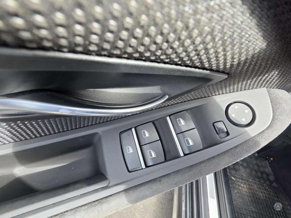 Black BMW 520 2011 in Kaunas, with an engine capacity of 2.00 L and mileage of 289 thousand km for 7888 €, photo 2 on AUTOMOTO.COM.LV