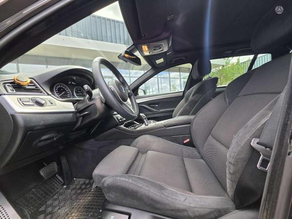 Black BMW 520 2011 in Kaunas, with an engine capacity of 2.00 L and mileage of 289 thousand km for 7888 €, photo 8 on AUTOMOTO.COM.LV