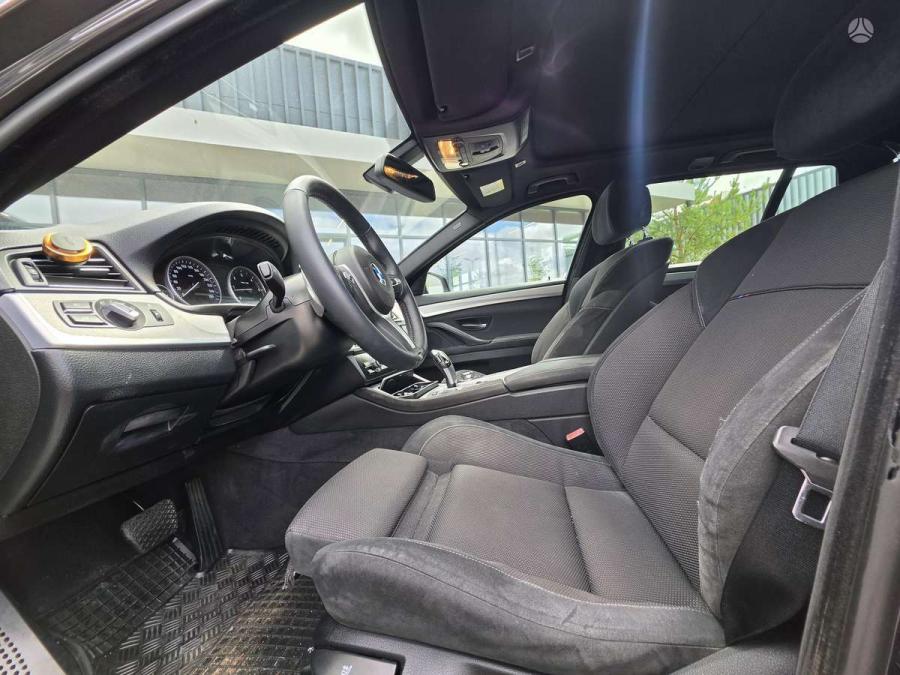 Black BMW 520 2011 in Kaunas, with an engine capacity of 2.00 L and mileage of 289 thousand km for 7888 €, photo 9 on AUTOMOTO.COM.LV