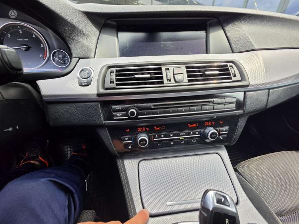 Black BMW 520 2011 in Kaunas, with an engine capacity of 2.00 L and mileage of 289 thousand km for 7888 €, photo 9 on AUTOMOTO.COM.LV