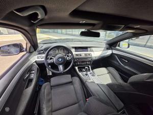 Black BMW 520 2011 in Kaunas, with an engine capacity of 2.00 L and mileage of 289 thousand km for 7888 €, photo 13 on AUTOMOTO.COM.LV