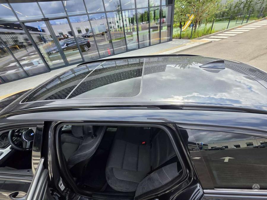Black BMW 520 2011 in Kaunas, with an engine capacity of 2.00 L and mileage of 289 thousand km for 7888 €, photo 15 on AUTOMOTO.COM.LV