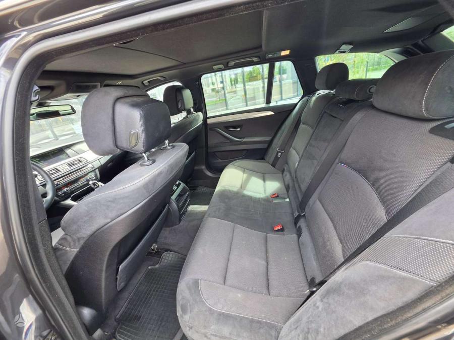 Black BMW 520 2011 in Kaunas, with an engine capacity of 2.00 L and mileage of 289 thousand km for 7888 €, photo 20 on AUTOMOTO.COM.LV