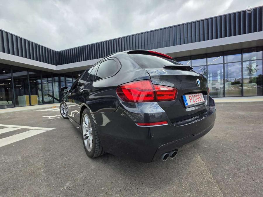Black BMW 520 2011 in Kaunas, with an engine capacity of 2.00 L and mileage of 289 thousand km for 7888 €, photo 26 on AUTOMOTO.COM.LV