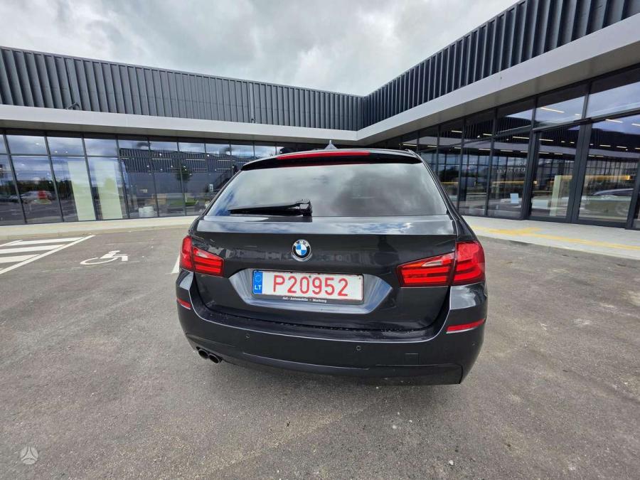 Black BMW 520 2011 in Kaunas, with an engine capacity of 2.00 L and mileage of 289 thousand km for 7888 €, photo 28 on AUTOMOTO.COM.LV