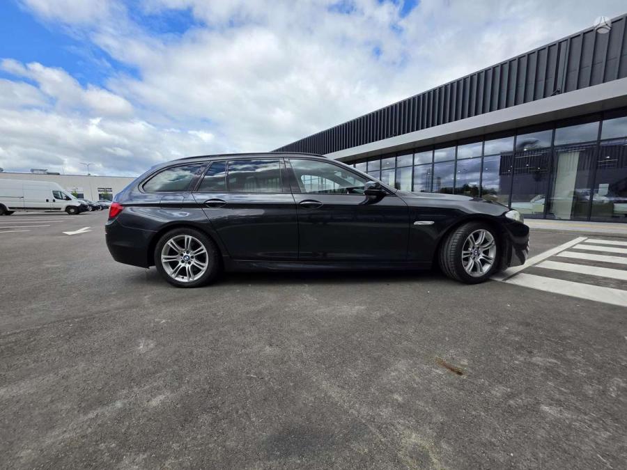 Black BMW 520 2011 in Kaunas, with an engine capacity of 2.00 L and mileage of 289 thousand km for 7888 €, photo 31 on AUTOMOTO.COM.LV