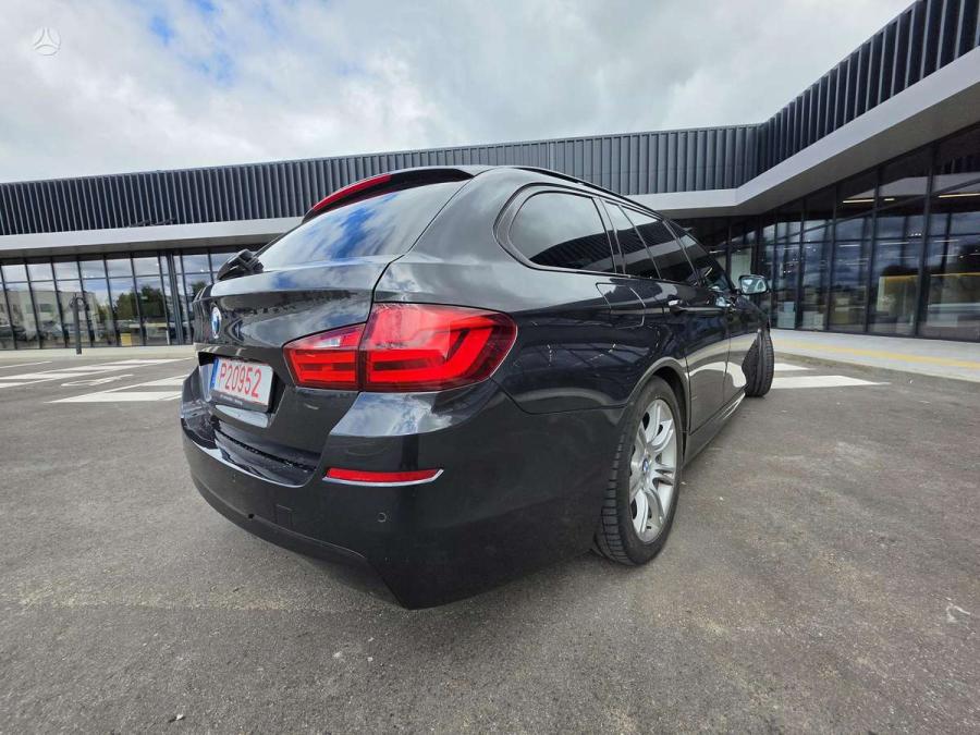 Black BMW 520 2011 in Kaunas, with an engine capacity of 2.00 L and mileage of 289 thousand km for 7888 €, photo 33 on AUTOMOTO.COM.LV