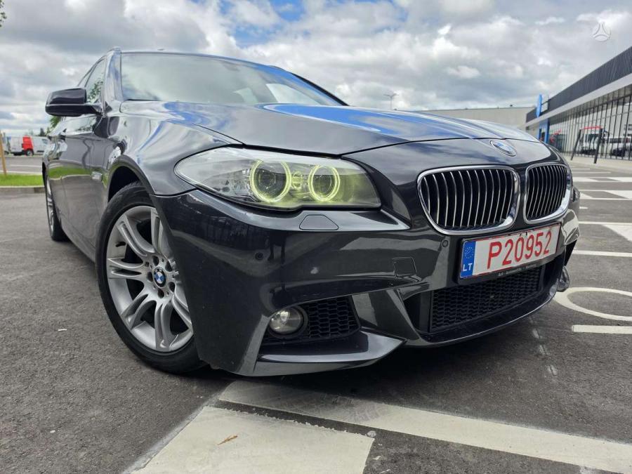 Black BMW 520 2011 in Kaunas, with an engine capacity of 2.00 L and mileage of 289 thousand km for 7888 €, photo 39 on AUTOMOTO.COM.LV