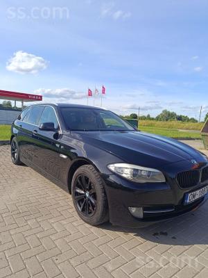 Black BMW 520 2011 in Riga, with an engine capacity of 2.00 L and mileage of 340 thousand km for 5650 €, photo  on AUTOMOTO.COM.LV