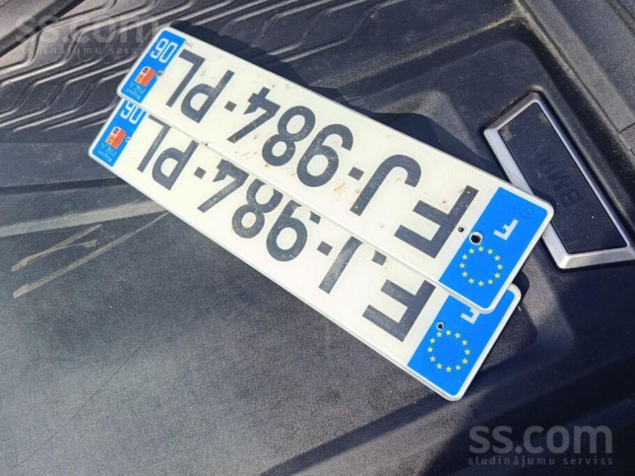 Melns BMW 520 2011 Rīga, ar dzinēja tilpumu 2.00 L un nobraukumu 340 tūkst. km par 5650 €, foto 16 vietnē AUTOMOTO.COM.LV