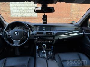 Black BMW 520 2011 in Cesis, with an engine capacity of 2.00 L and mileage of 280 thousand km for 8250 €, photo 8 on AUTOMOTO.COM.LV