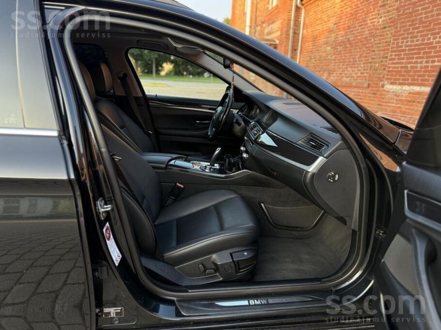 Black BMW 520 2011 in Cesis, with an engine capacity of 2.00 L and mileage of 280 thousand km for 8250 €, photo 10 on AUTOMOTO.COM.LV