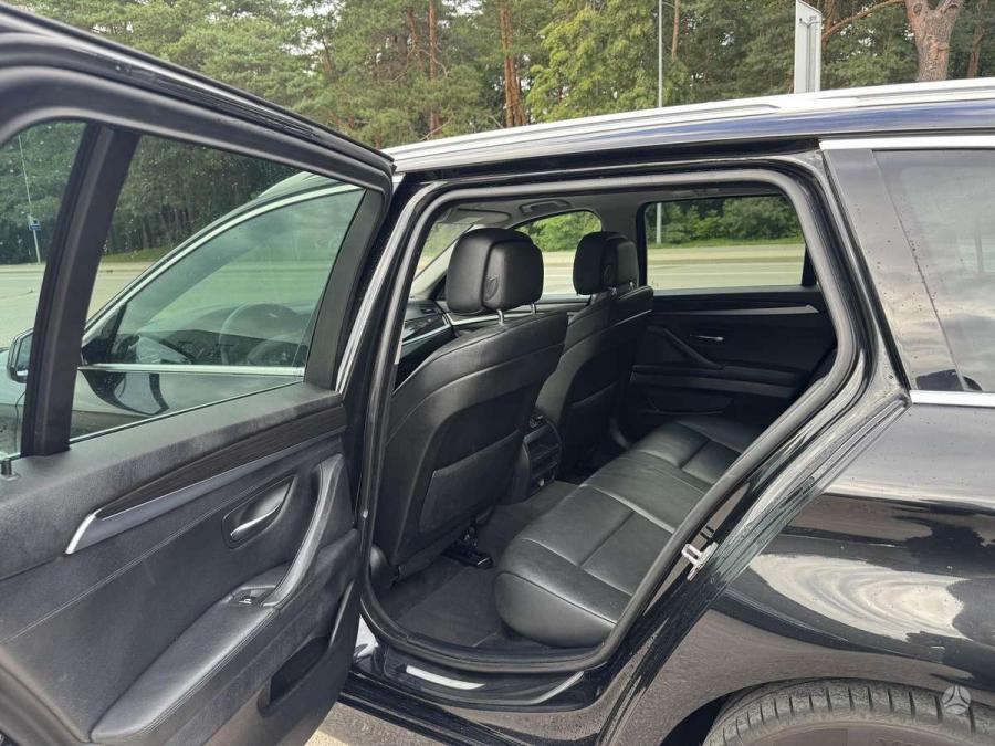 Black BMW 520 2011 in Druskininkai, with an engine capacity of 2.00 L and mileage of 309 thousand km for 6600 €, photo 18 on AUTOMOTO.COM.LV