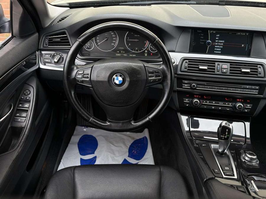 Black BMW 520 2011 in Kretinga, with an engine capacity of 2.00 L and mileage of 352 thousand km for 7800 €, photo 12 on AUTOMOTO.COM.LV