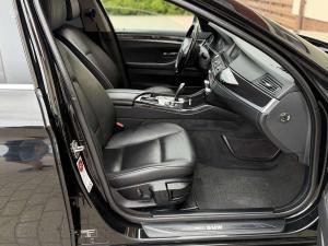 Black BMW 520 2011 in Kretinga, with an engine capacity of 2.00 L and mileage of 352 thousand km for 7800 €, photo 16 on AUTOMOTO.COM.LV