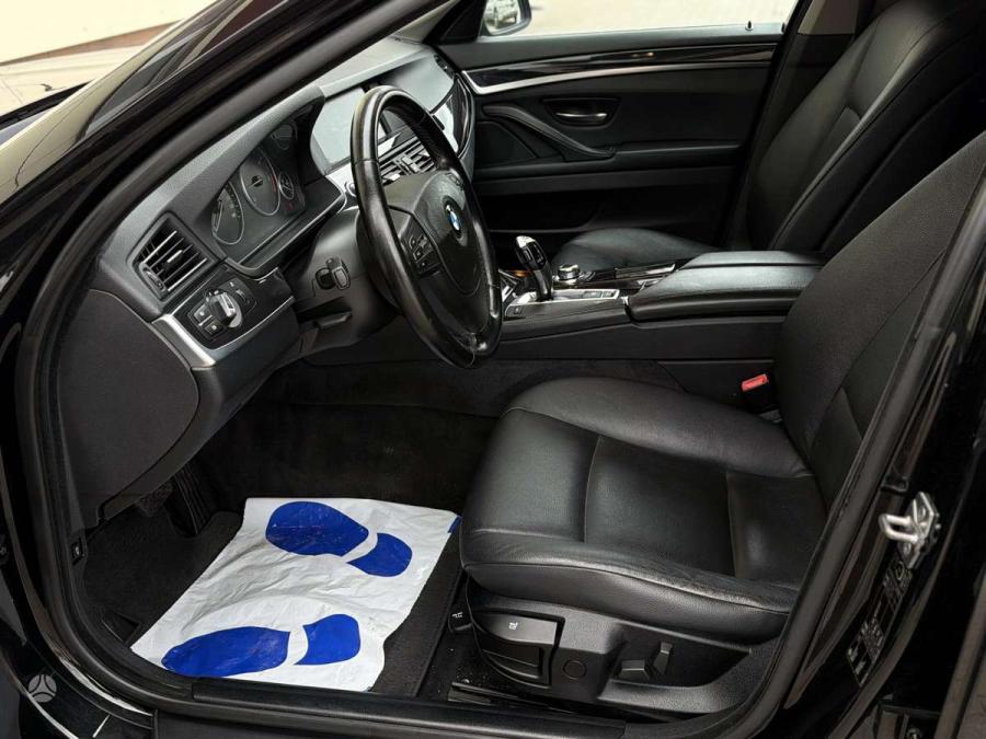 Black BMW 520 2011 in Kretinga, with an engine capacity of 2.00 L and mileage of 352 thousand km for 7800 €, photo 17 on AUTOMOTO.COM.LV