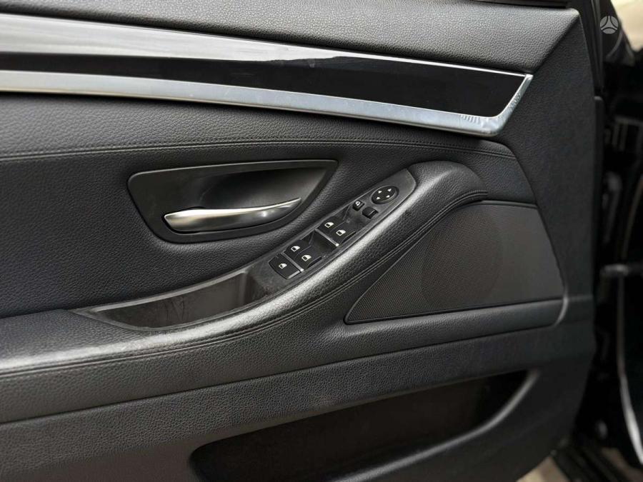 Black BMW 520 2011 in Kretinga, with an engine capacity of 2.00 L and mileage of 352 thousand km for 7800 €, photo 21 on AUTOMOTO.COM.LV