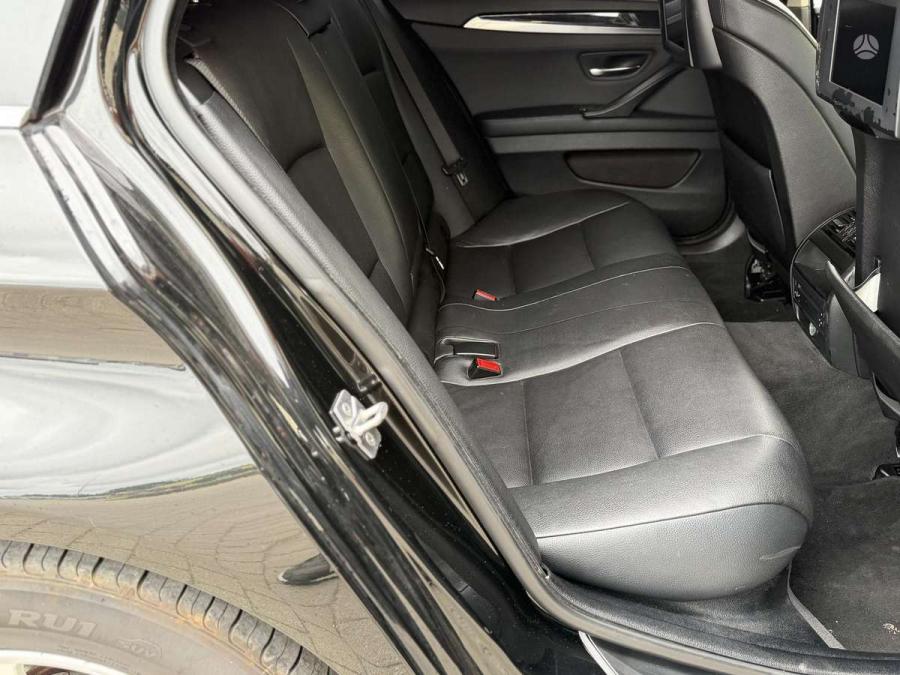 Black BMW 520 2011 in Kretinga, with an engine capacity of 2.00 L and mileage of 352 thousand km for 7800 €, photo 22 on AUTOMOTO.COM.LV