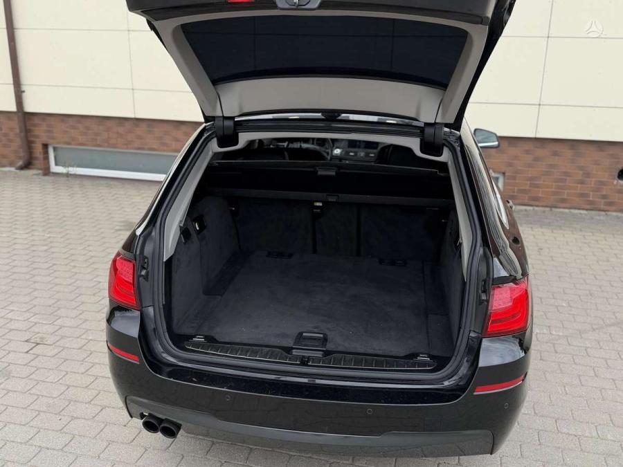 Black BMW 520 2011 in Kretinga, with an engine capacity of 2.00 L and mileage of 352 thousand km for 7800 €, photo 23 on AUTOMOTO.COM.LV