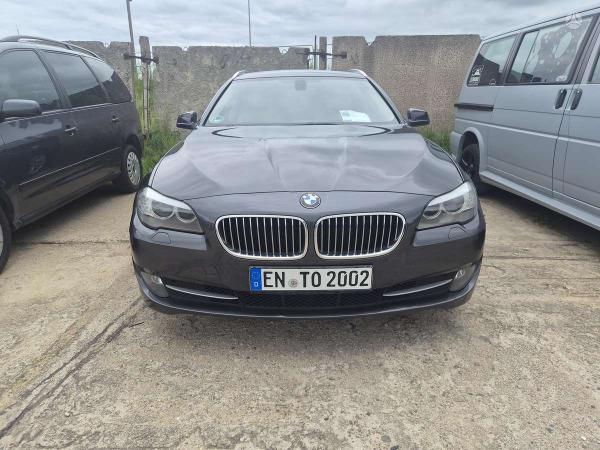 Black BMW 520 2011 in Utena, with an engine capacity of 2.00 L and mileage of 268 thousand km for 6750 €, photo 2 on AUTOMOTO.COM.LV