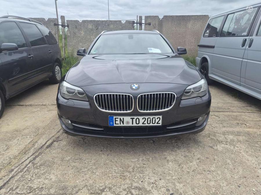 Melns BMW 520 2011 Utena, ar dzinēja tilpumu 2.00 L un nobraukumu 268 tūkst. km par 6750 €, foto 3 vietnē AUTOMOTO.COM.LV