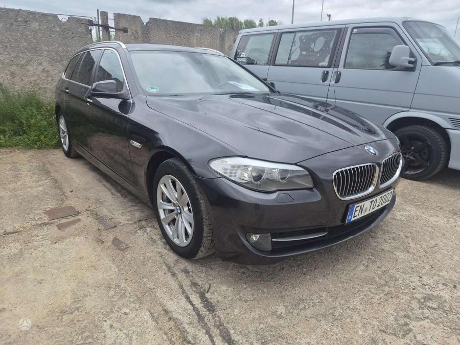 Melns BMW 520 2011 Utena, ar dzinēja tilpumu 2.00 L un nobraukumu 268 tūkst. km par 6750 €, foto 4 vietnē AUTOMOTO.COM.LV