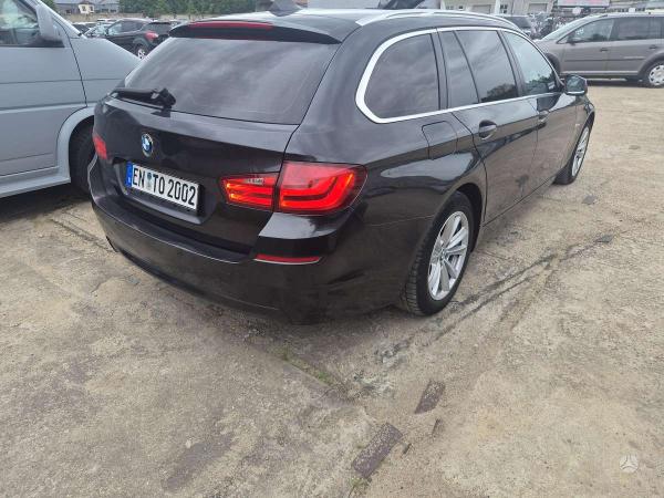 Black BMW 520 2011 in Utena, with an engine capacity of 2.00 L and mileage of 268 thousand km for 6750 €, photo 6 on AUTOMOTO.COM.LV