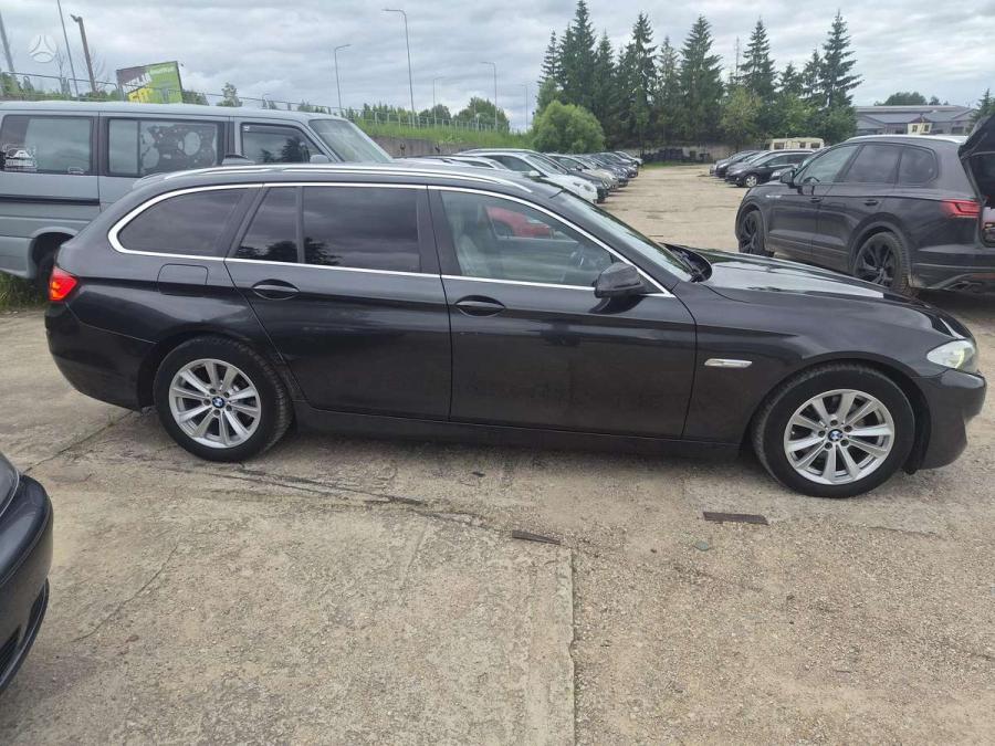 Melns BMW 520 2011 Utena, ar dzinēja tilpumu 2.00 L un nobraukumu 268 tūkst. km par 6750 €, foto 9 vietnē AUTOMOTO.COM.LV