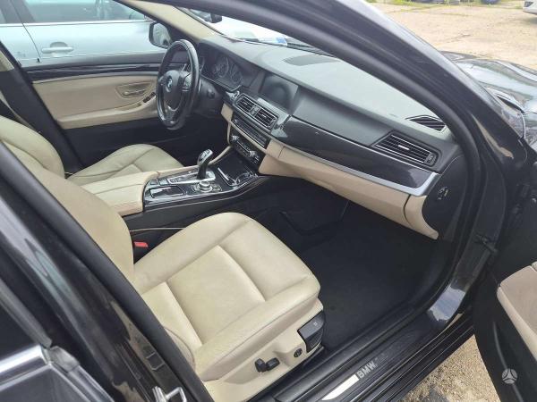 Black BMW 520 2011 in Utena, with an engine capacity of 2.00 L and mileage of 268 thousand km for 6750 €, photo 9 on AUTOMOTO.COM.LV