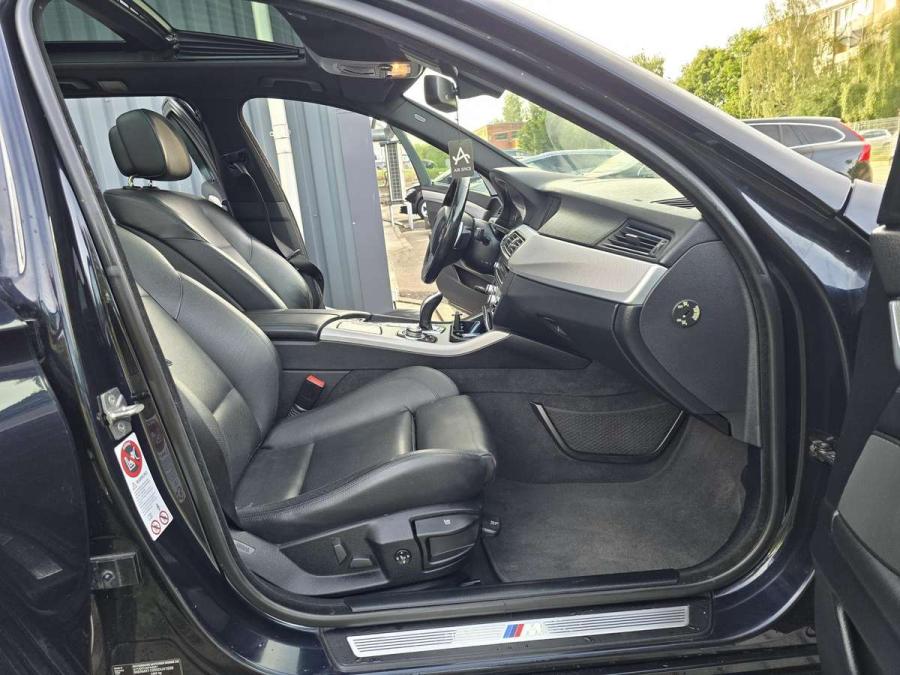 Black BMW 520 2011 in Radviliskis, with an engine capacity of 2.00 L and mileage of 278 thousand km for 8800 €, photo 7 on AUTOMOTO.COM.LV