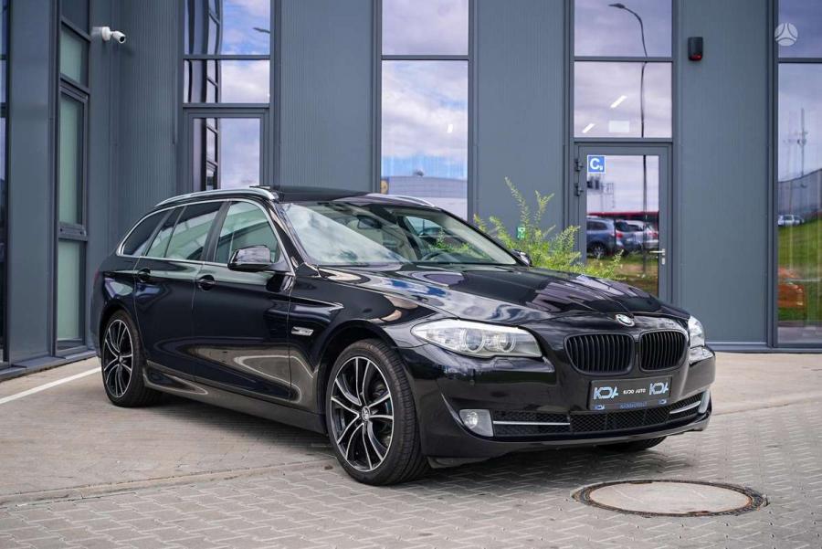 Black BMW 520 2011 in Kaunas, with an engine capacity of 2.00 L and mileage of 284 thousand km for 7550 €, photo 1 on AUTOMOTO.COM.LV