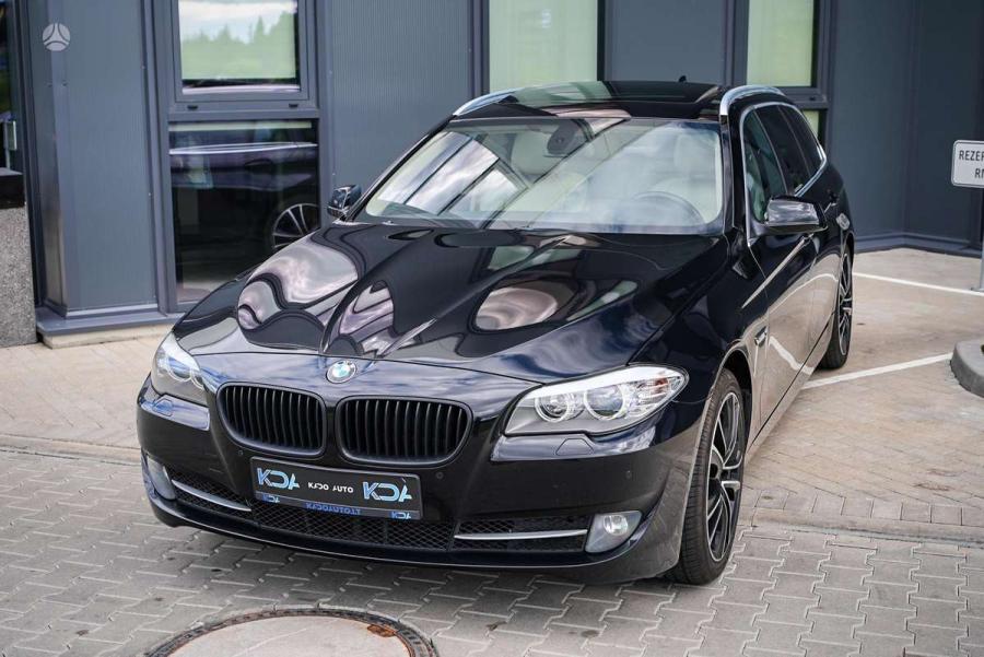 Black BMW 520 2011 in Kaunas, with an engine capacity of 2.00 L and mileage of 284 thousand km for 7550 €, photo 6 on AUTOMOTO.COM.LV