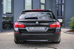 Black BMW 520 2011 in Kaunas, with an engine capacity of 2.00 L and mileage of 284 thousand km for 7550 €, photo 12 on AUTOMOTO.COM.LV