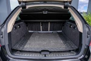 Black BMW 520 2011 in Kaunas, with an engine capacity of 2.00 L and mileage of 284 thousand km for 7550 €, photo 15 on AUTOMOTO.COM.LV