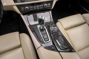 Black BMW 520 2011 in Kaunas, with an engine capacity of 2.00 L and mileage of 284 thousand km for 7550 €, photo 21 on AUTOMOTO.COM.LV