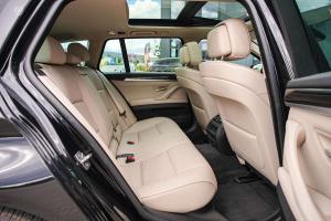 Black BMW 520 2011 in Kaunas, with an engine capacity of 2.00 L and mileage of 284 thousand km for 7550 €, photo 34 on AUTOMOTO.COM.LV