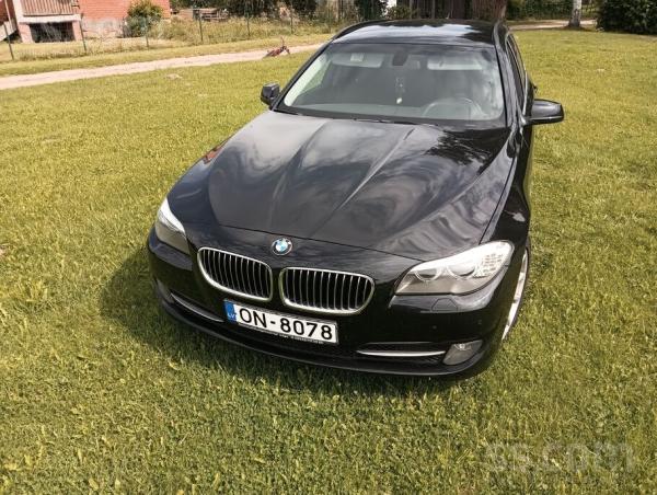 Black BMW 520 2011 in Riga, with an engine capacity of 2.00 L and mileage of 334 thousand km for 6200 €, photo 8 on AUTOMOTO.COM.LV