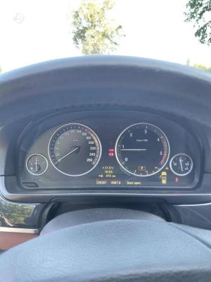 Black BMW 520 2011 in Marijampole, with an engine capacity of 2.00 L and mileage of 329 thousand km for 6600 €, photo 8 on AUTOMOTO.COM.LV